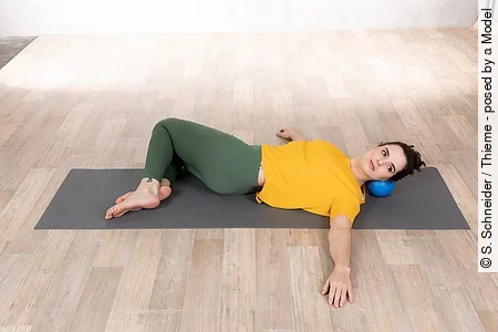 Nacken- und Kopfschmerzen: Übungen für den Atlas-Wirbel – Natürlich